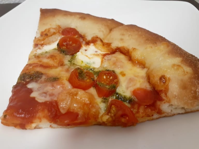 【戸田市】オーケーストア人気の秘密①!耳まで美味しい手作りピザの人気top3を食べてみました! 号外net 戸田市・蕨市